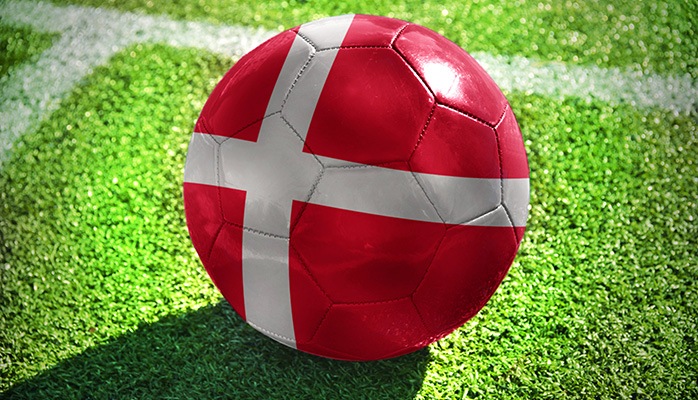 Standarder er med på banen og sidelinjen under VM i fodbold - Dansk ...